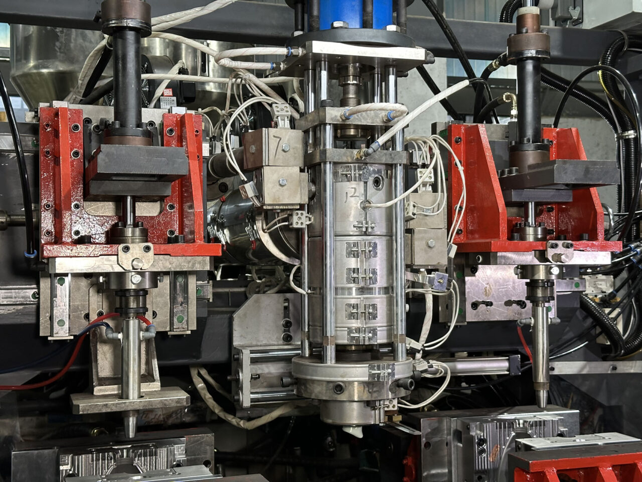 10 Blow Molding Defects: Causes, Solutions & Tips for Success ...